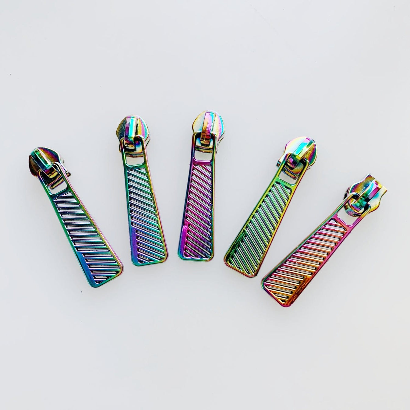 #5 Mint Green Zipper with Rainbow Coil & Iridescent Pulls | 3 Yards ...